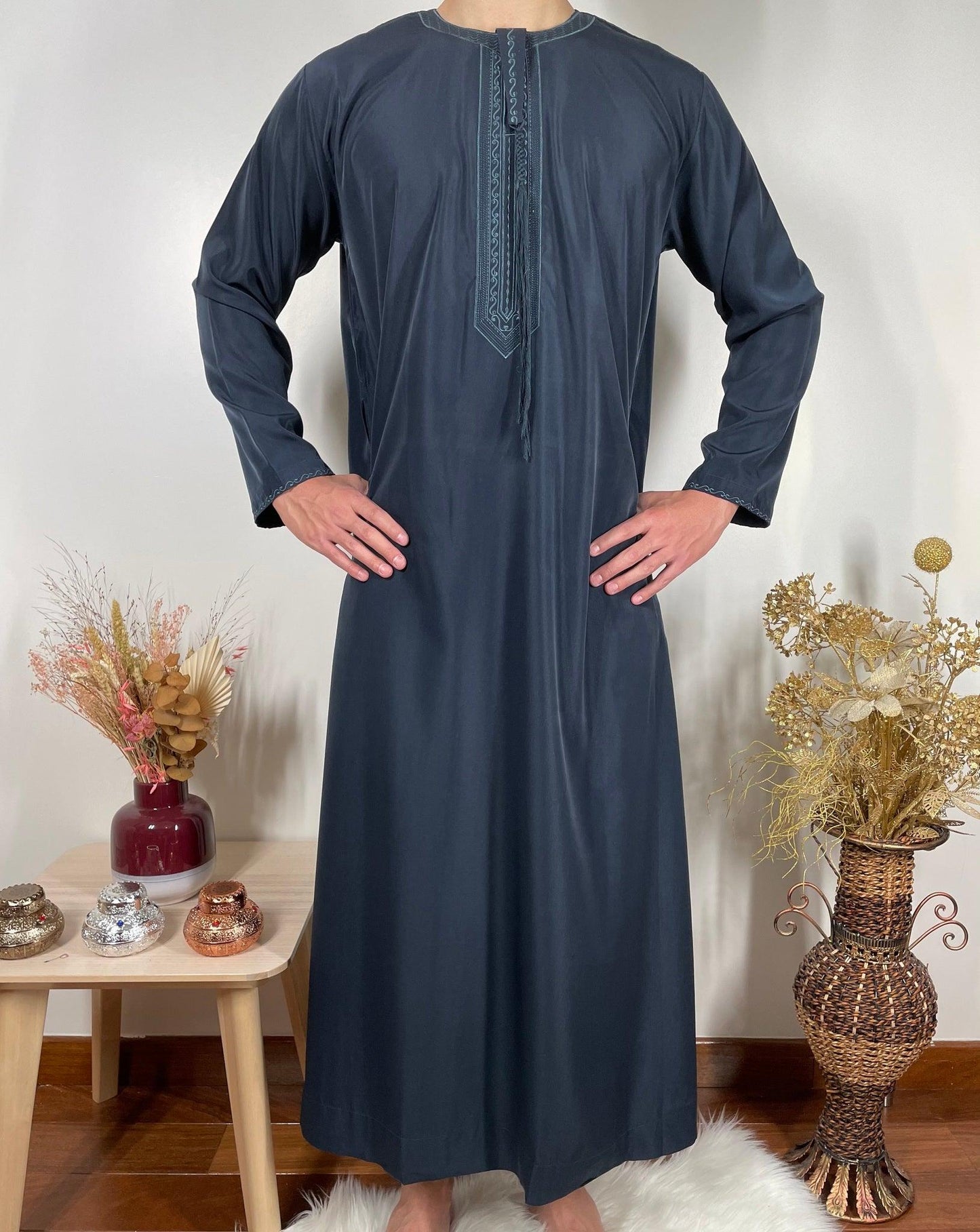 Emirati Kamees Navy Blue with Tarbouche / Tie - Qamis Man – My Qamis Homme